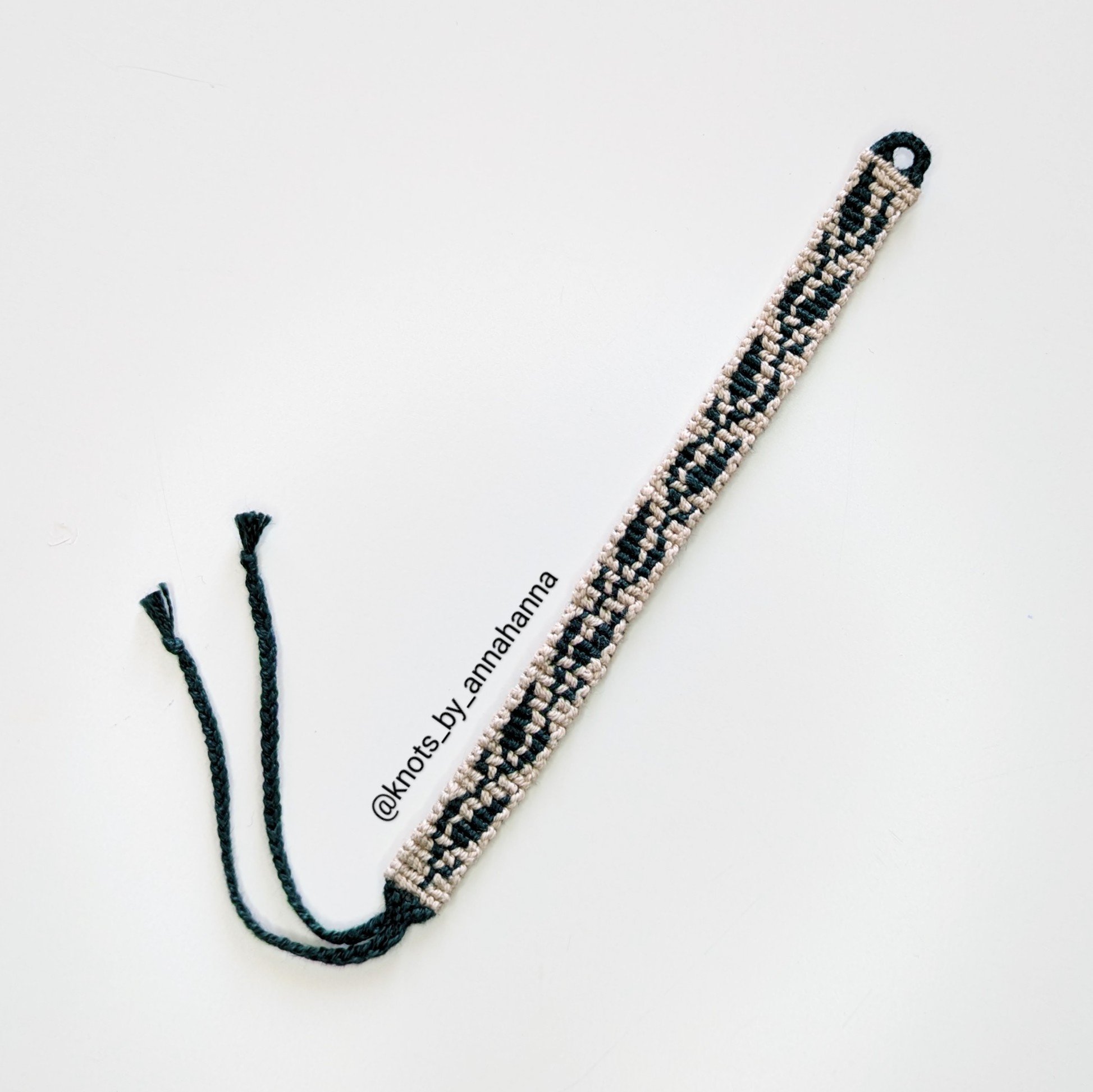 Alpha Pattern 145500 BraceletBook