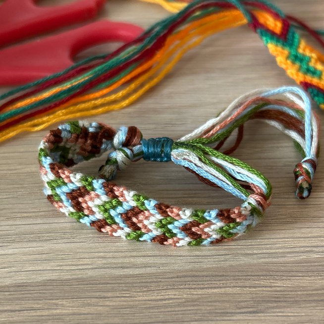 Photos of #2359 page 2 | BraceletBook