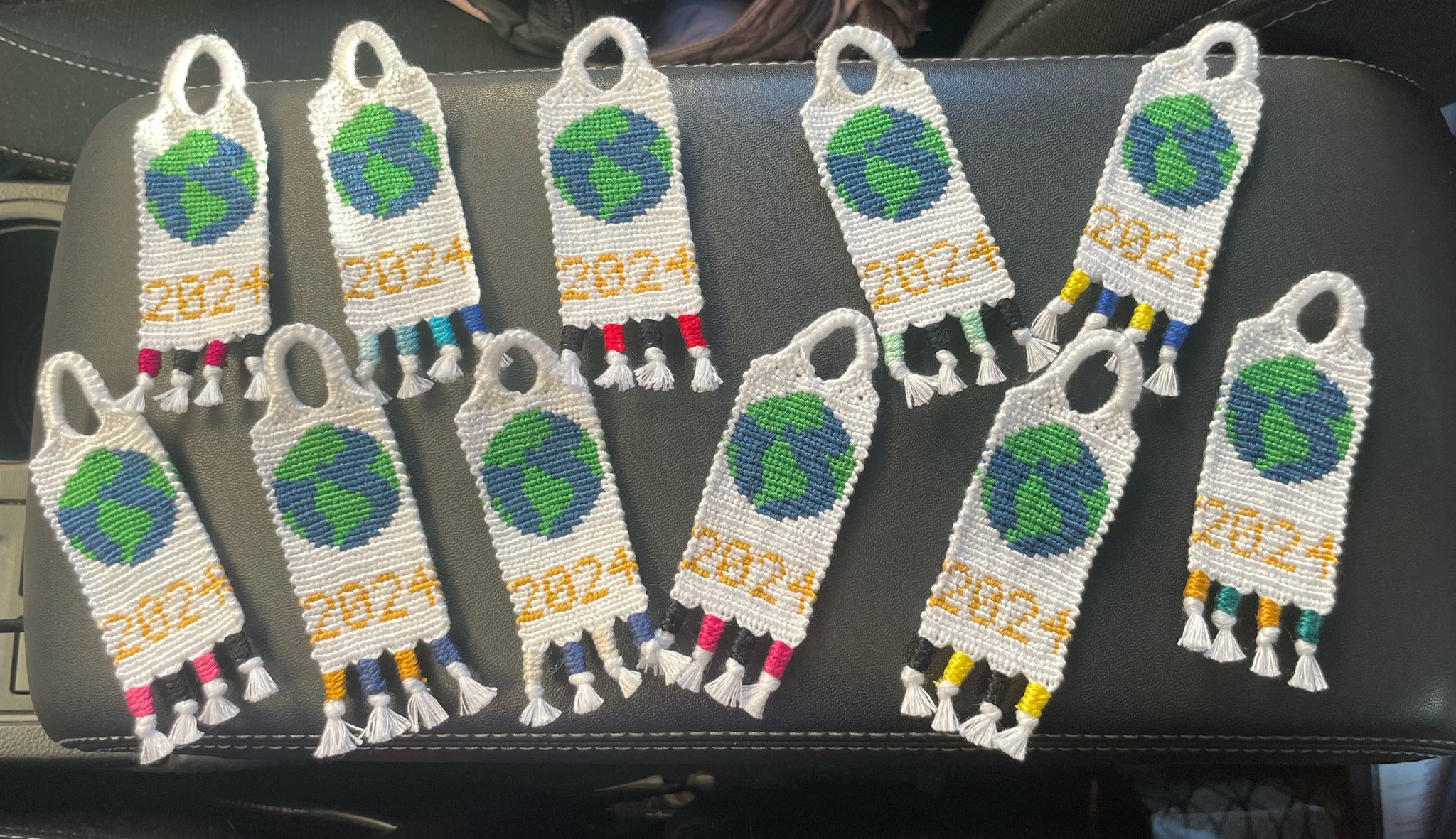 Alpha Pattern 37739 Braceletbook
