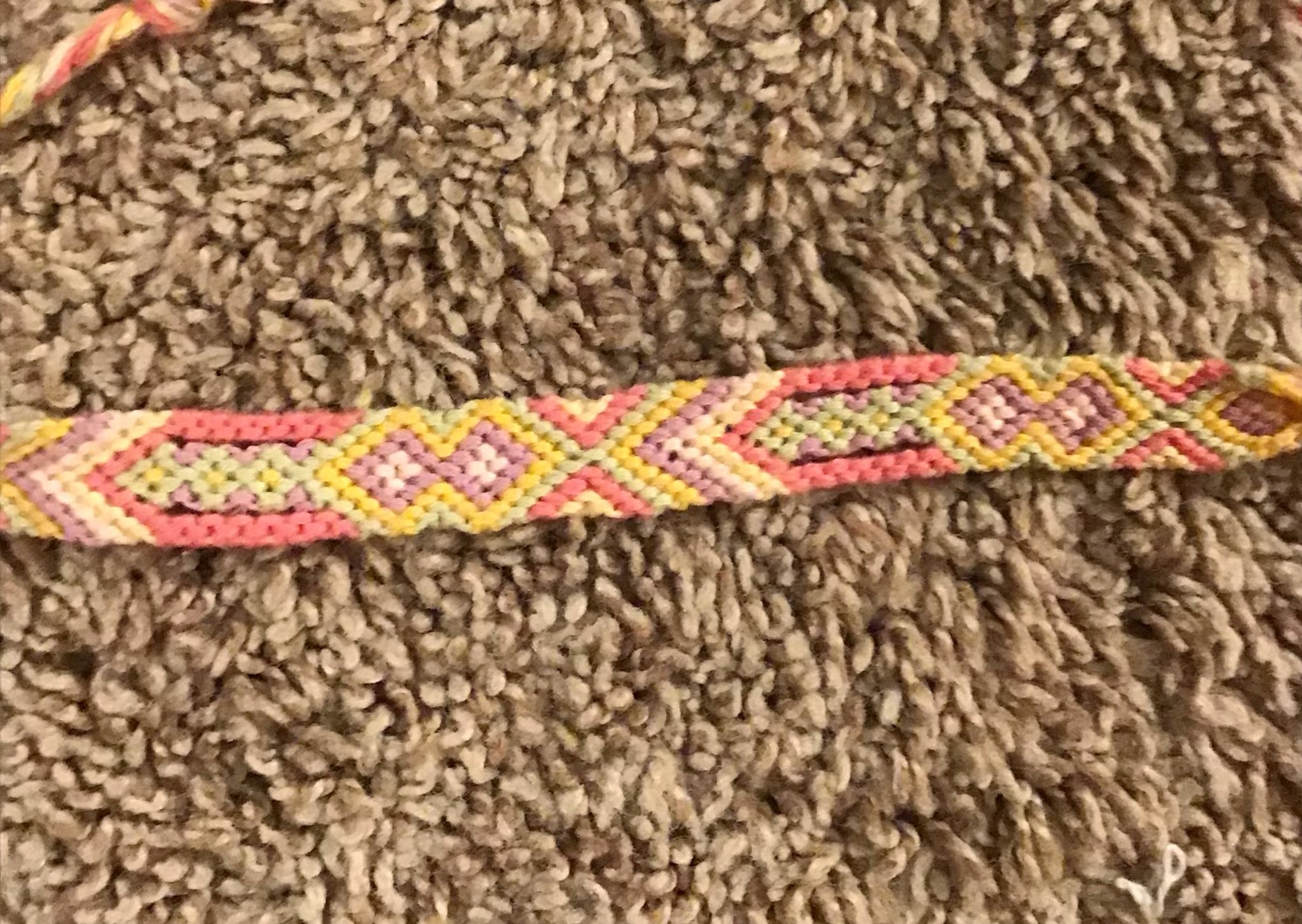 Photos of #28009 page 2 | BraceletBook