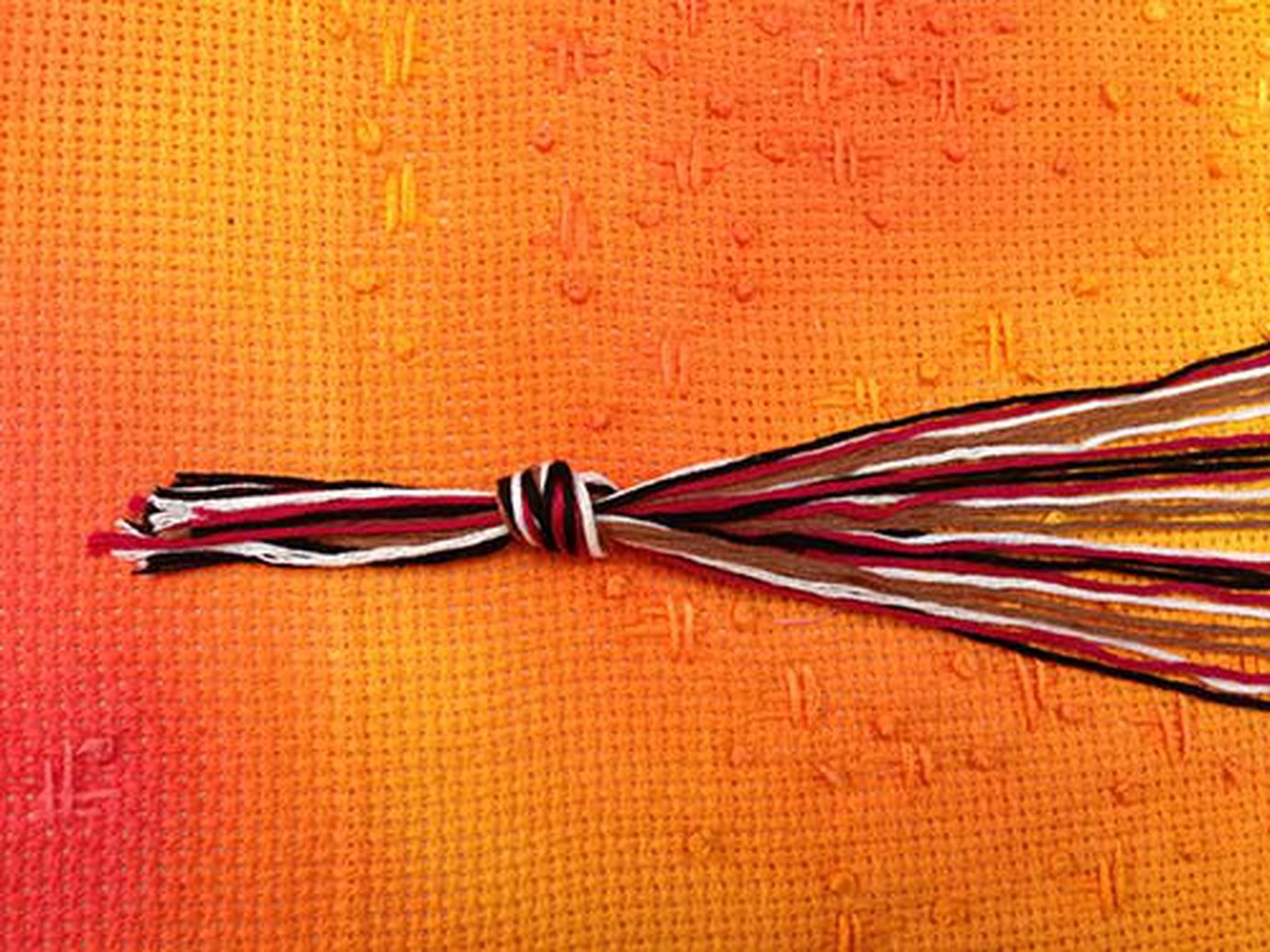 How to start a thicker bracelet (20+ strings) tutorial | BraceletBook