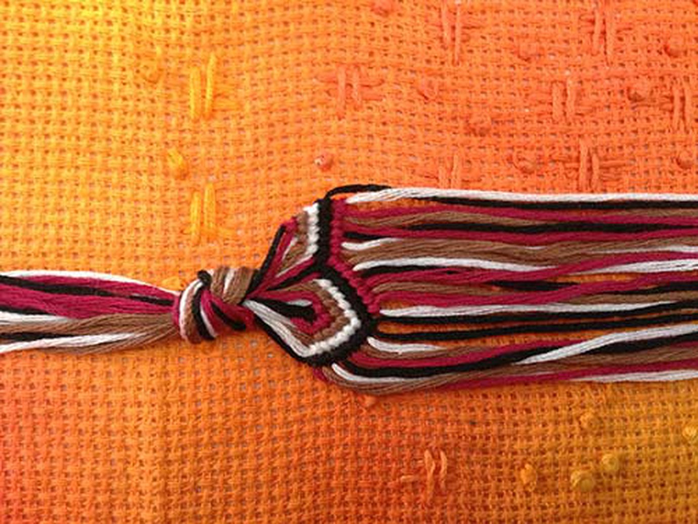 How to start a thicker bracelet (20+ strings) tutorial | BraceletBook