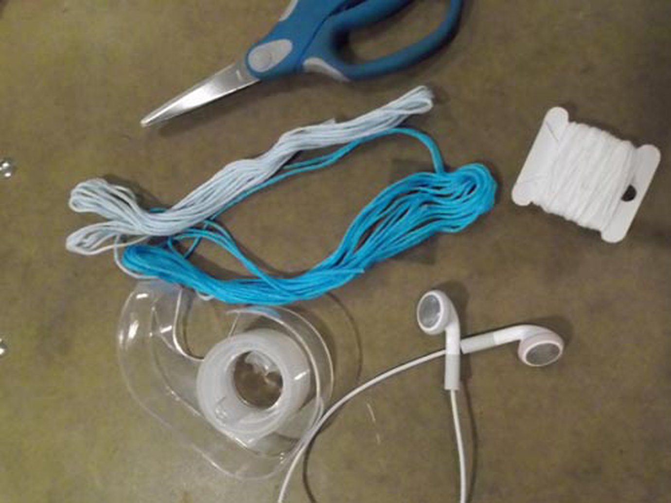 Friendship Bracelet Earbuds tutorial | BraceletBook