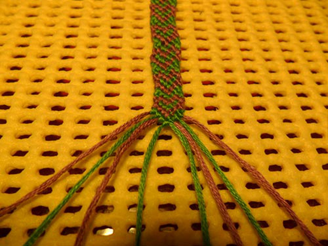 Knotting in Sections tutorial | BraceletBook