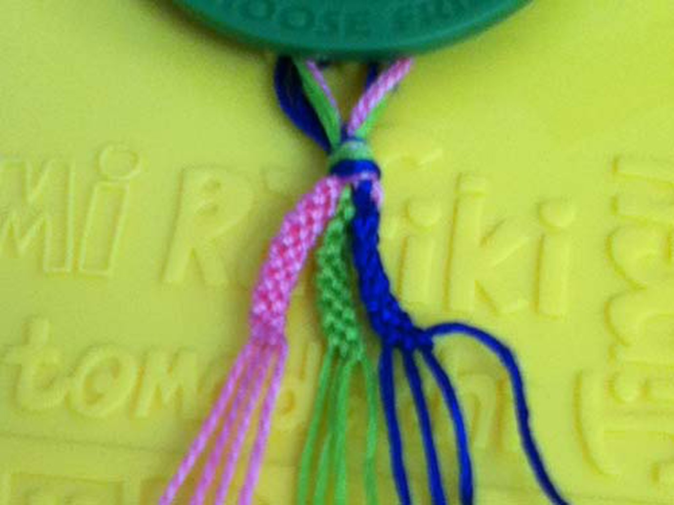 Friendship bracelet braid tutorial | BraceletBook