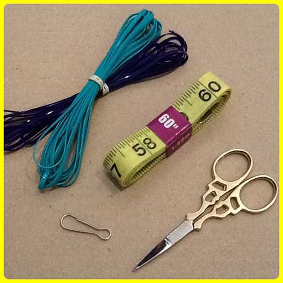 How to make a square knot boondoggle tutorial | BraceletBook