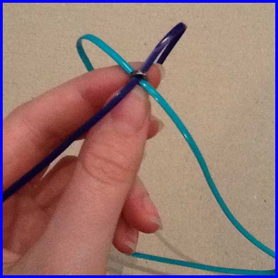 How to make a square knot boondoggle tutorial | BraceletBook
