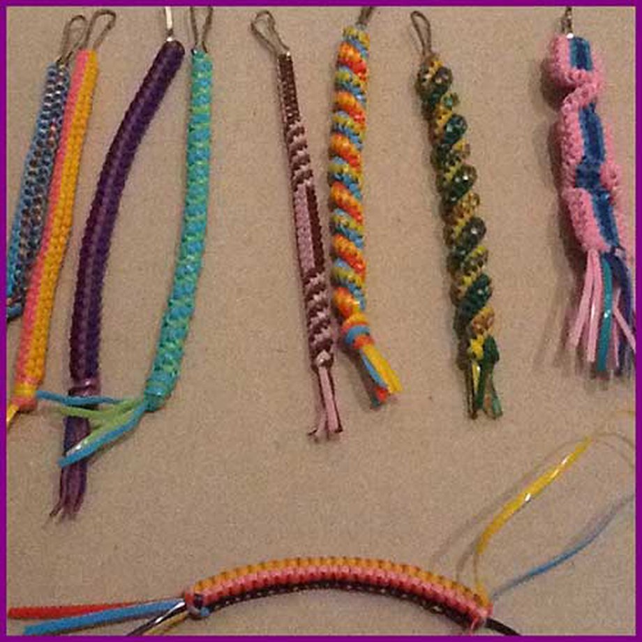 How to make a square knot boondoggle tutorial | BraceletBook
