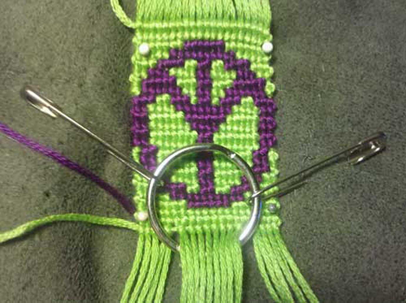 The reversible alpha keychain tutorial | BraceletBook