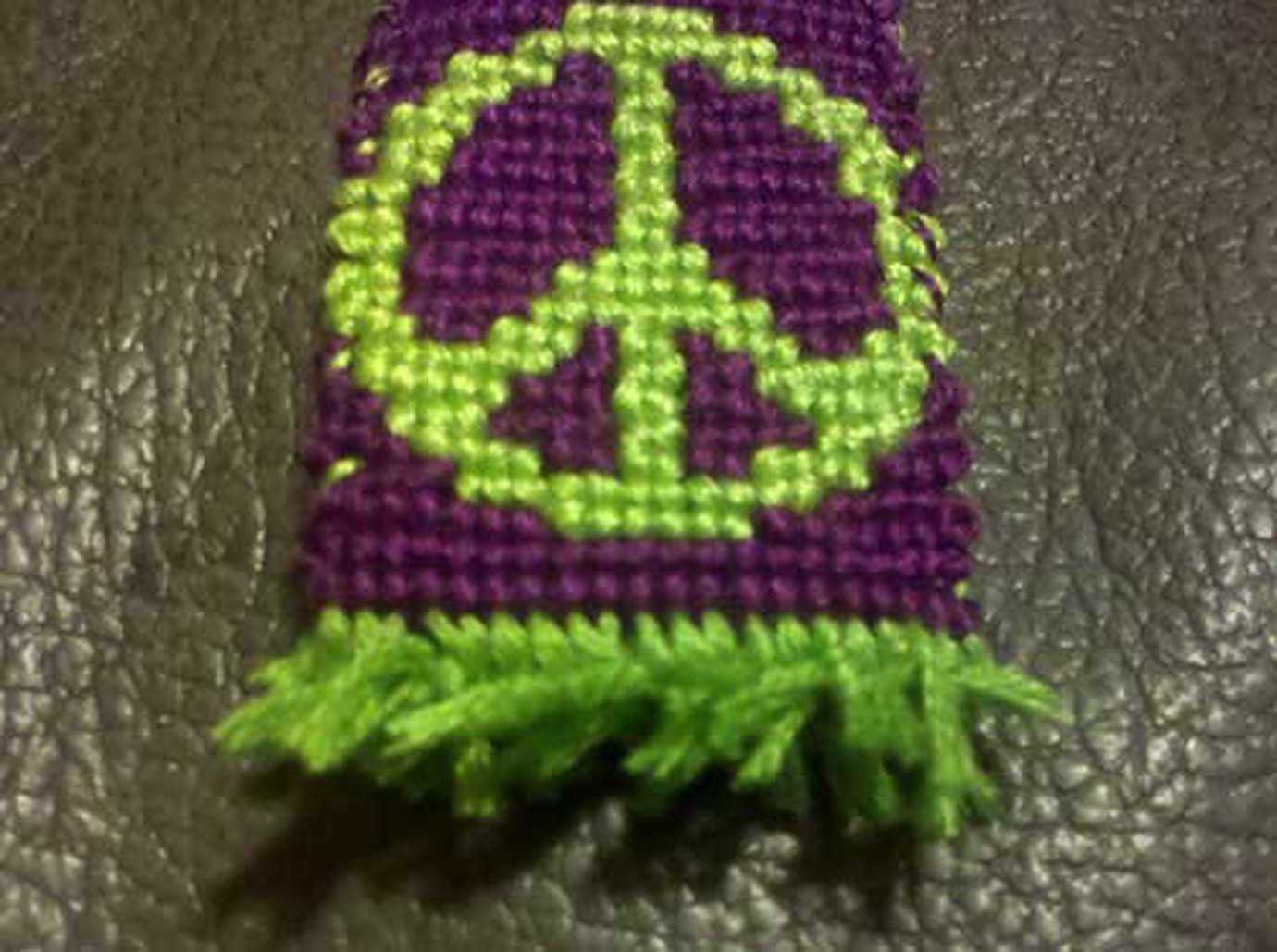 The reversible alpha keychain tutorial | BraceletBook