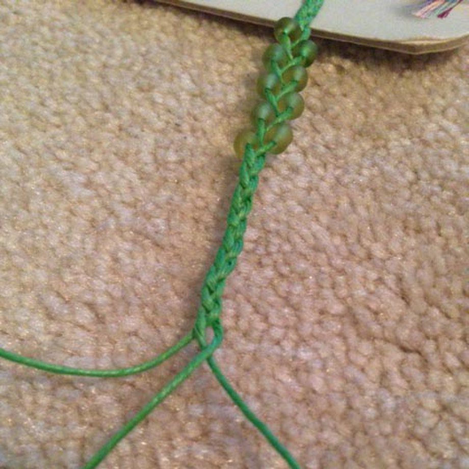 Zig Zag Bead Braid Bracelet tutorial | BraceletBook