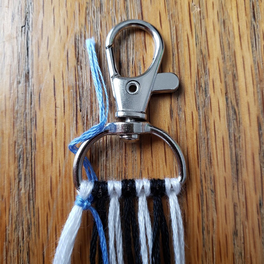 Shaped Keychain Tutorial tutorial | BraceletBook