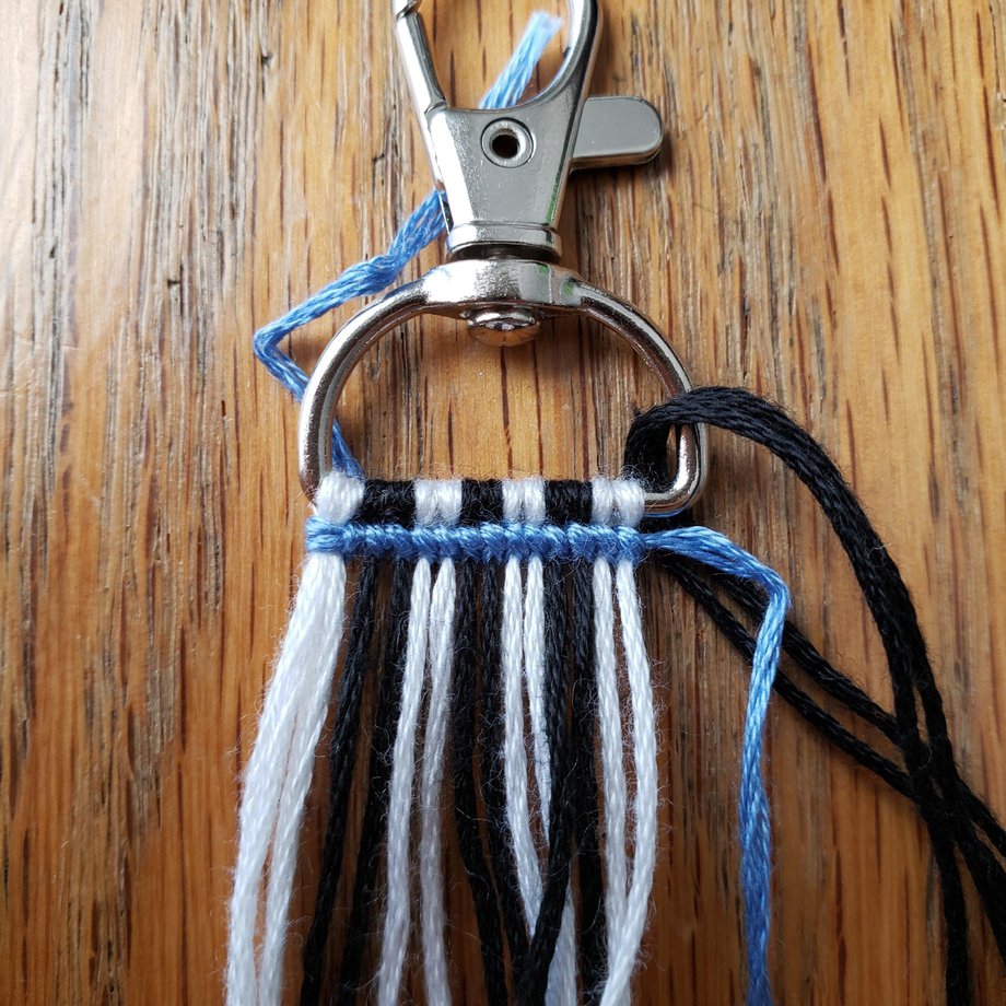 Shaped Keychain Tutorial tutorial | BraceletBook