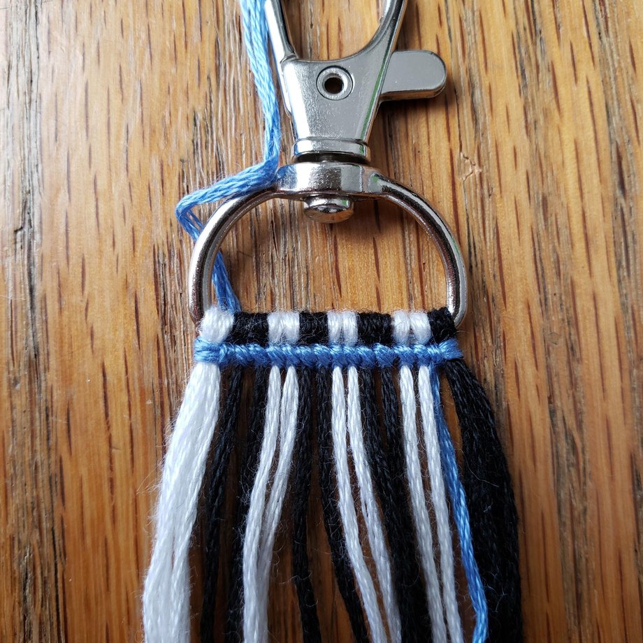Shaped Keychain Tutorial tutorial | BraceletBook