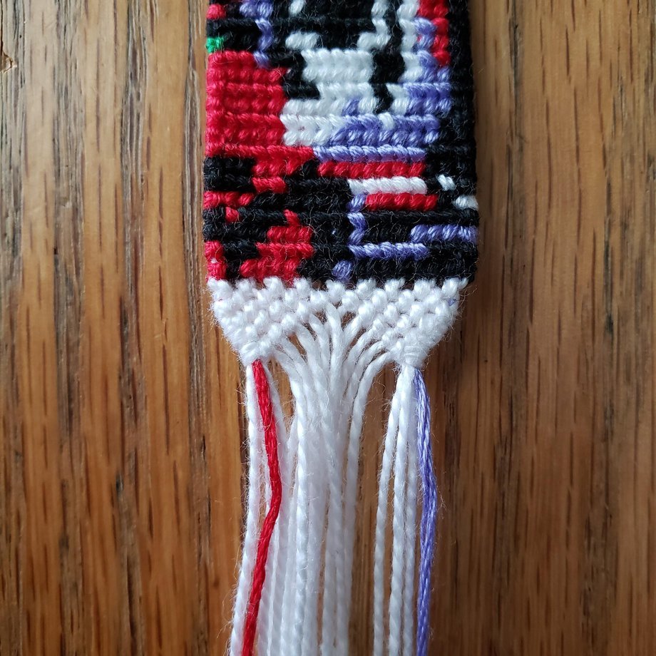 Shaped Starts and Ends for Odd-Stringed Alphas tutorial | BraceletBook