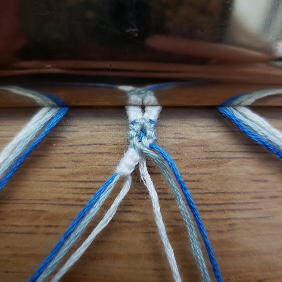 Double Daisy Chain Bracelet tutorial | BraceletBook