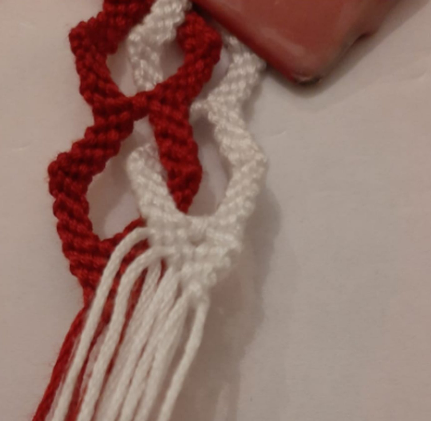 Linked Lace Bracelet tutorial | BraceletBook