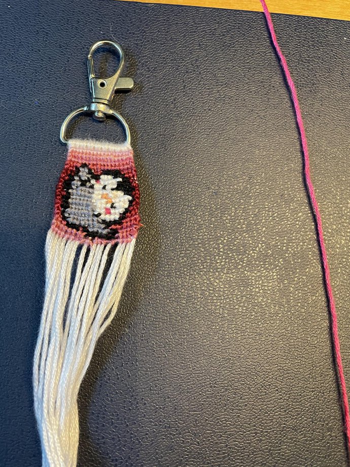 How to end an alpha keychain with square knots tutorial | BraceletBook