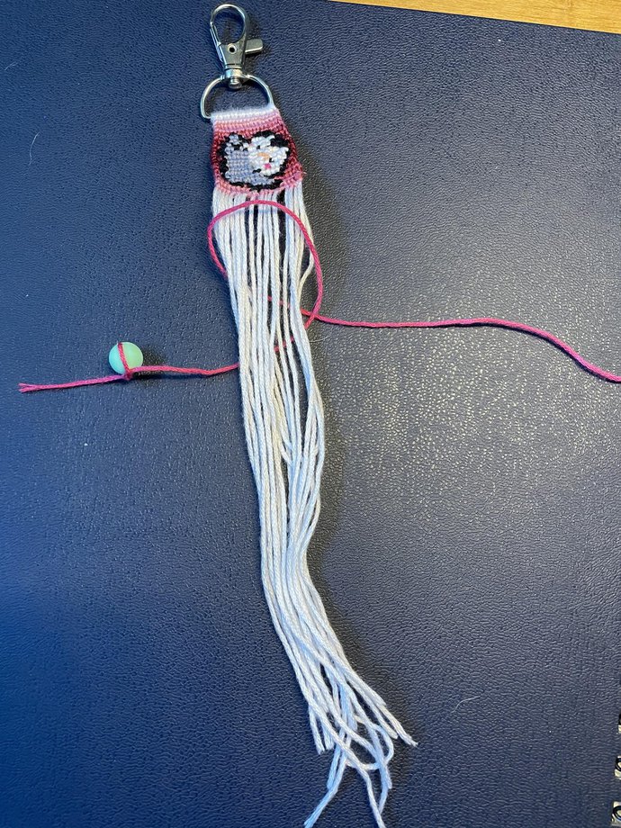 How to end an alpha keychain with square knots tutorial | BraceletBook