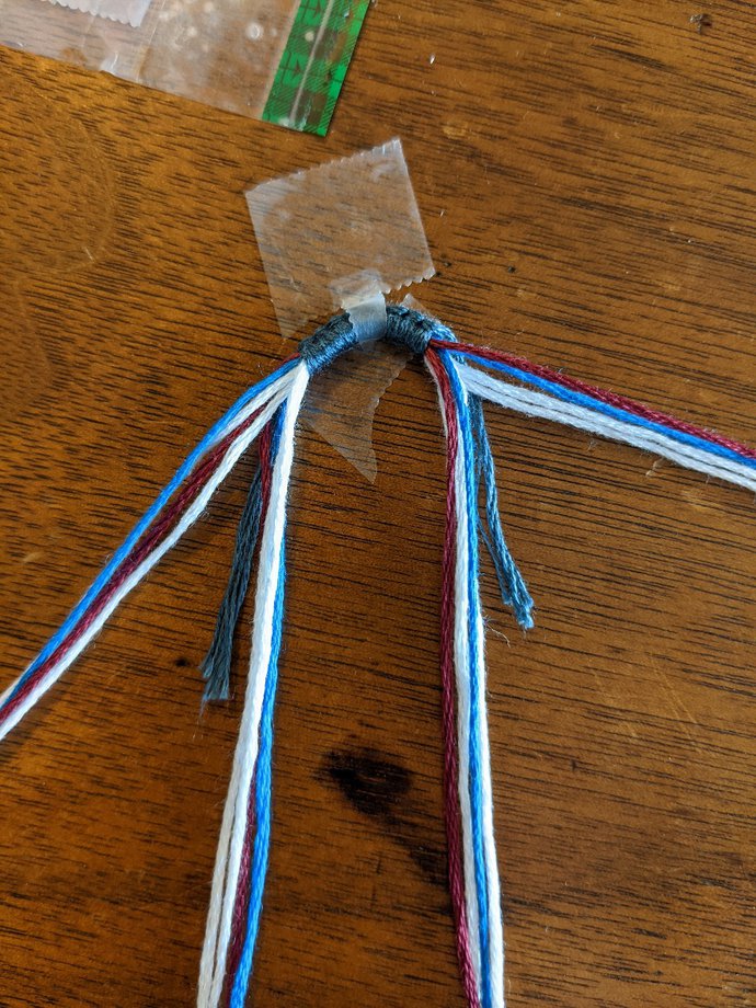 How To Make A Loop With A Spare String Tutorial | Braceletbook