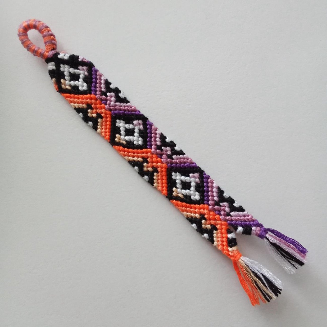 How to make W-shaped endings for normal patterns tutorial | BraceletBook