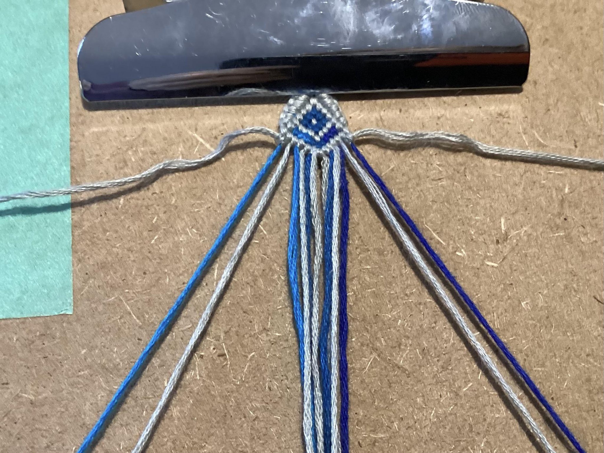 Shaped Border Technique tutorial | BraceletBook