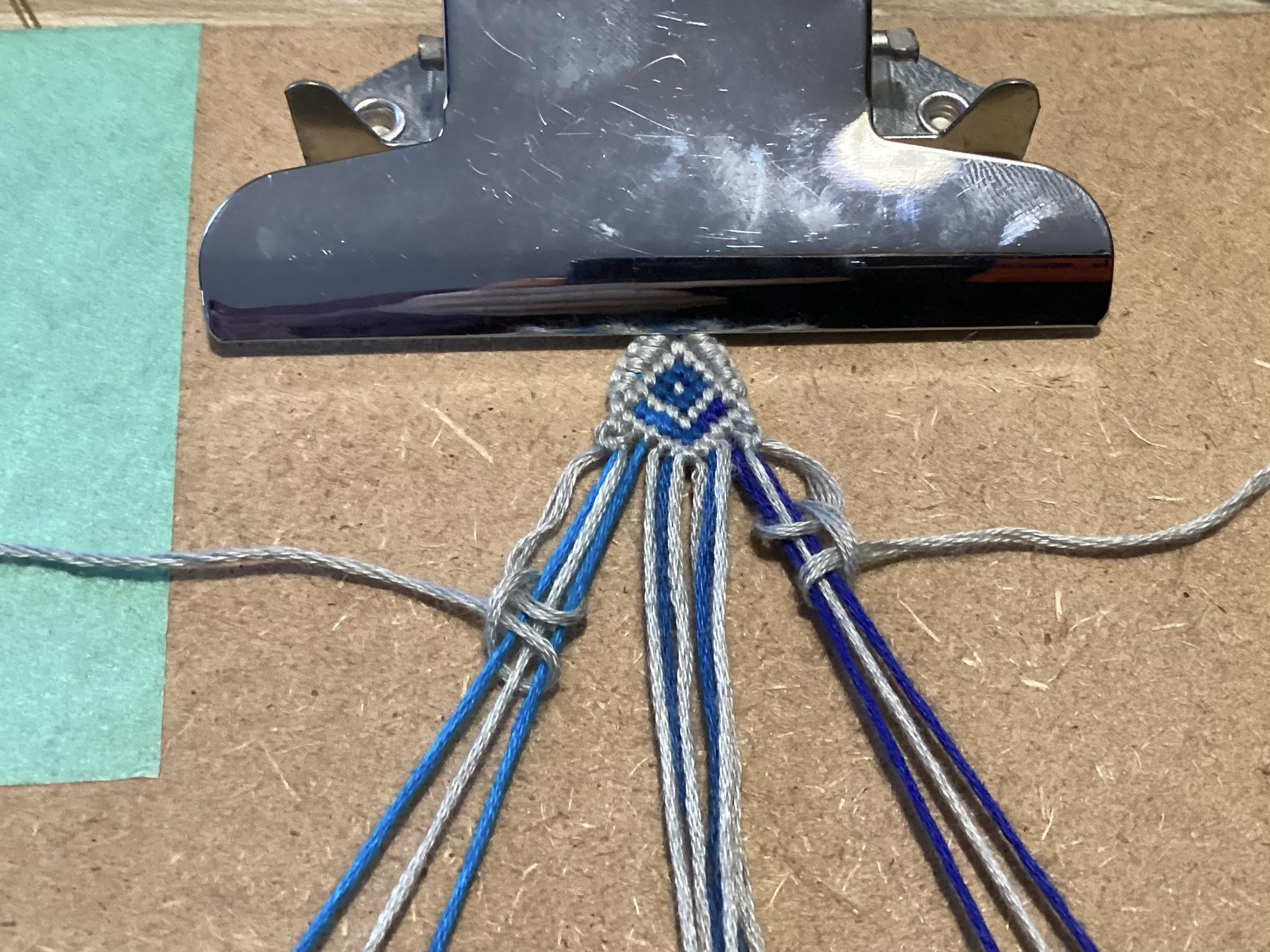 Shaped Border Technique tutorial | BraceletBook