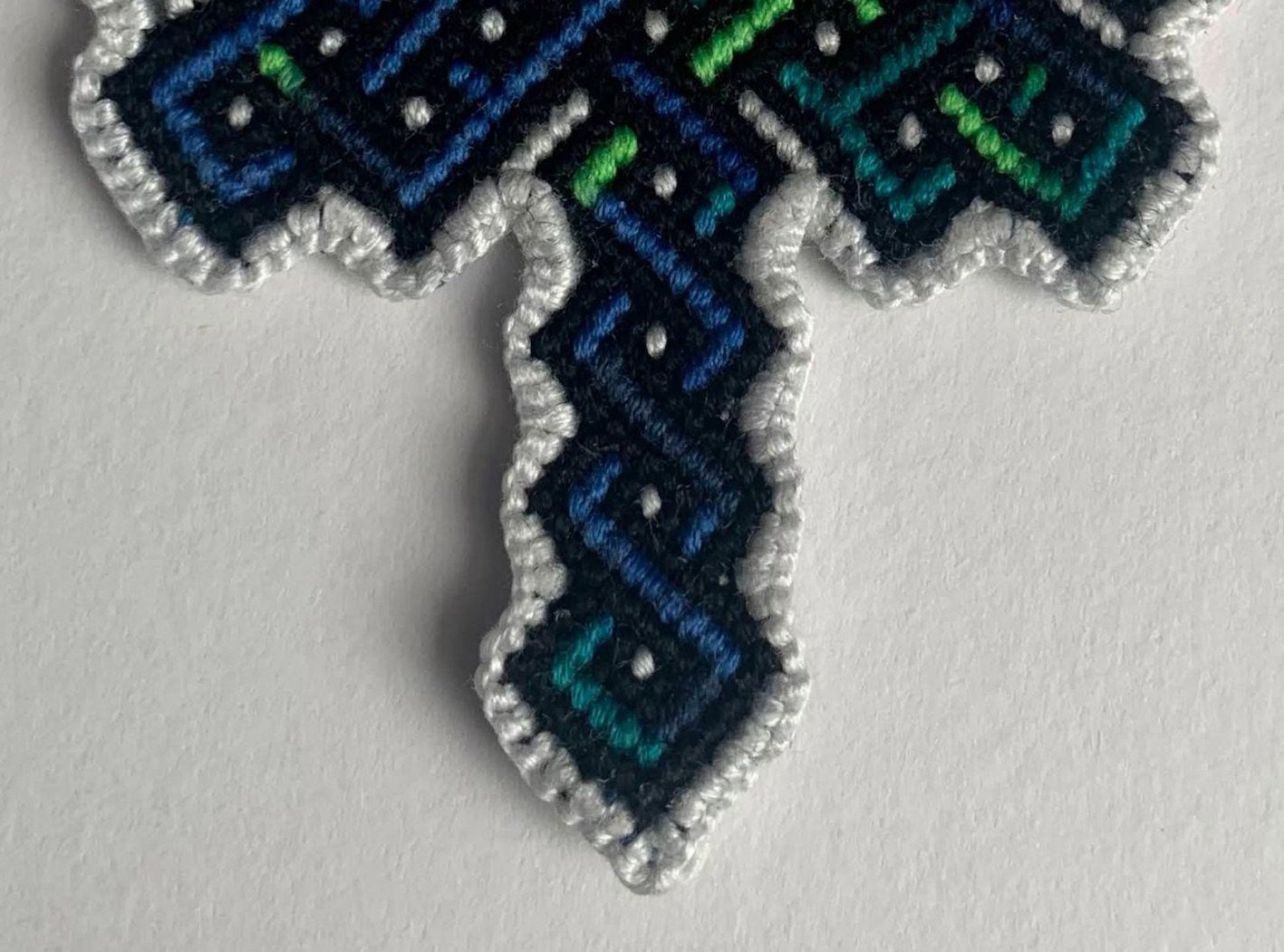 Triangle end with no ties for normals tutorial | BraceletBook