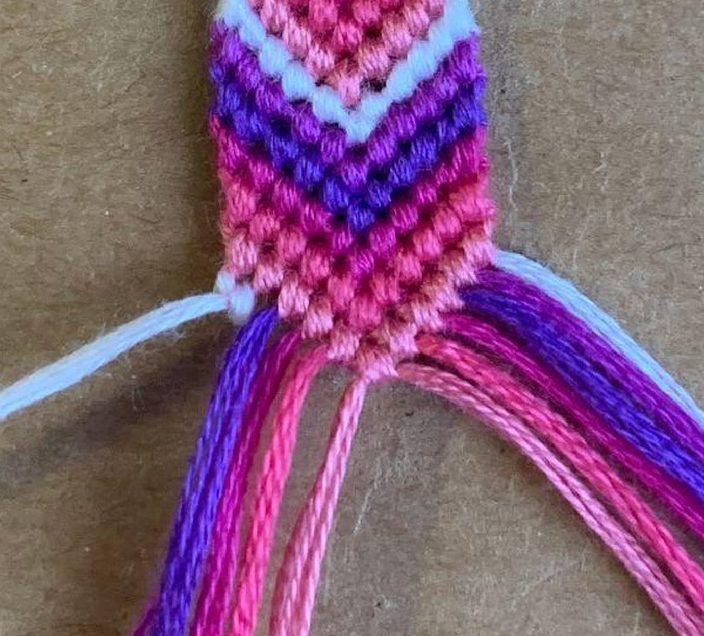 Triangle end with no ties for normals tutorial | BraceletBook