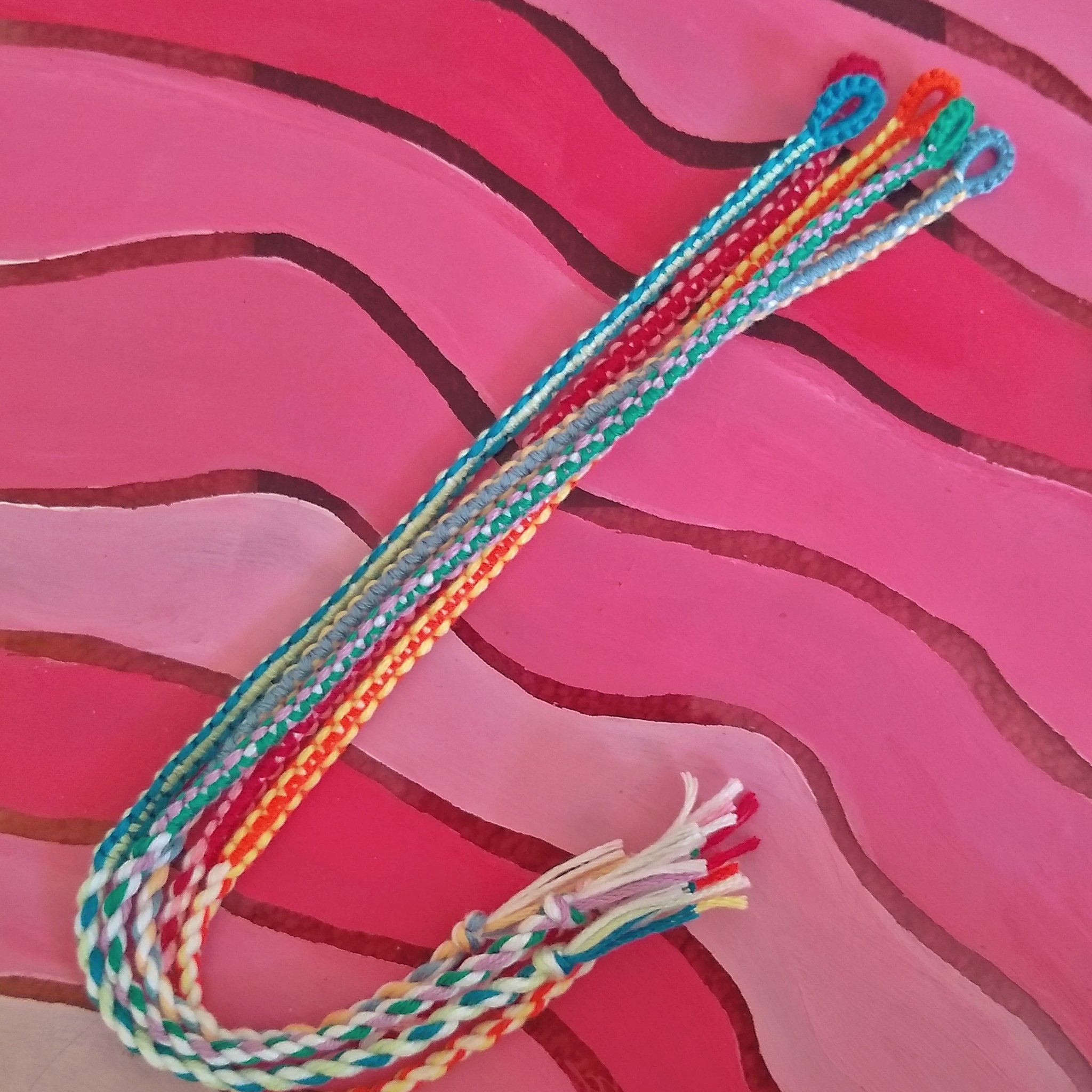 How to make a reversible square knot bracelet tutorial | BraceletBook