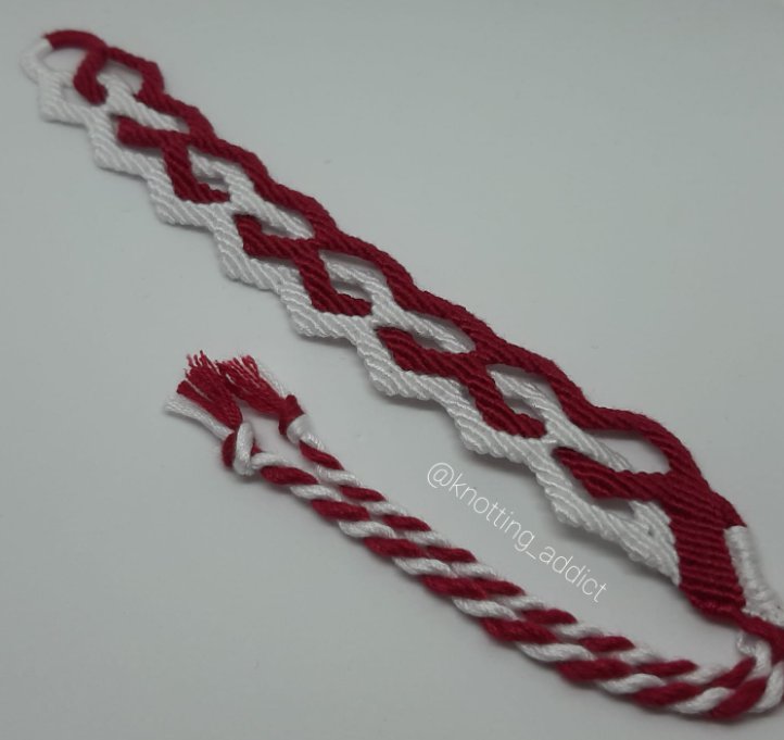 Linked Lace Bracelet tutorial | BraceletBook